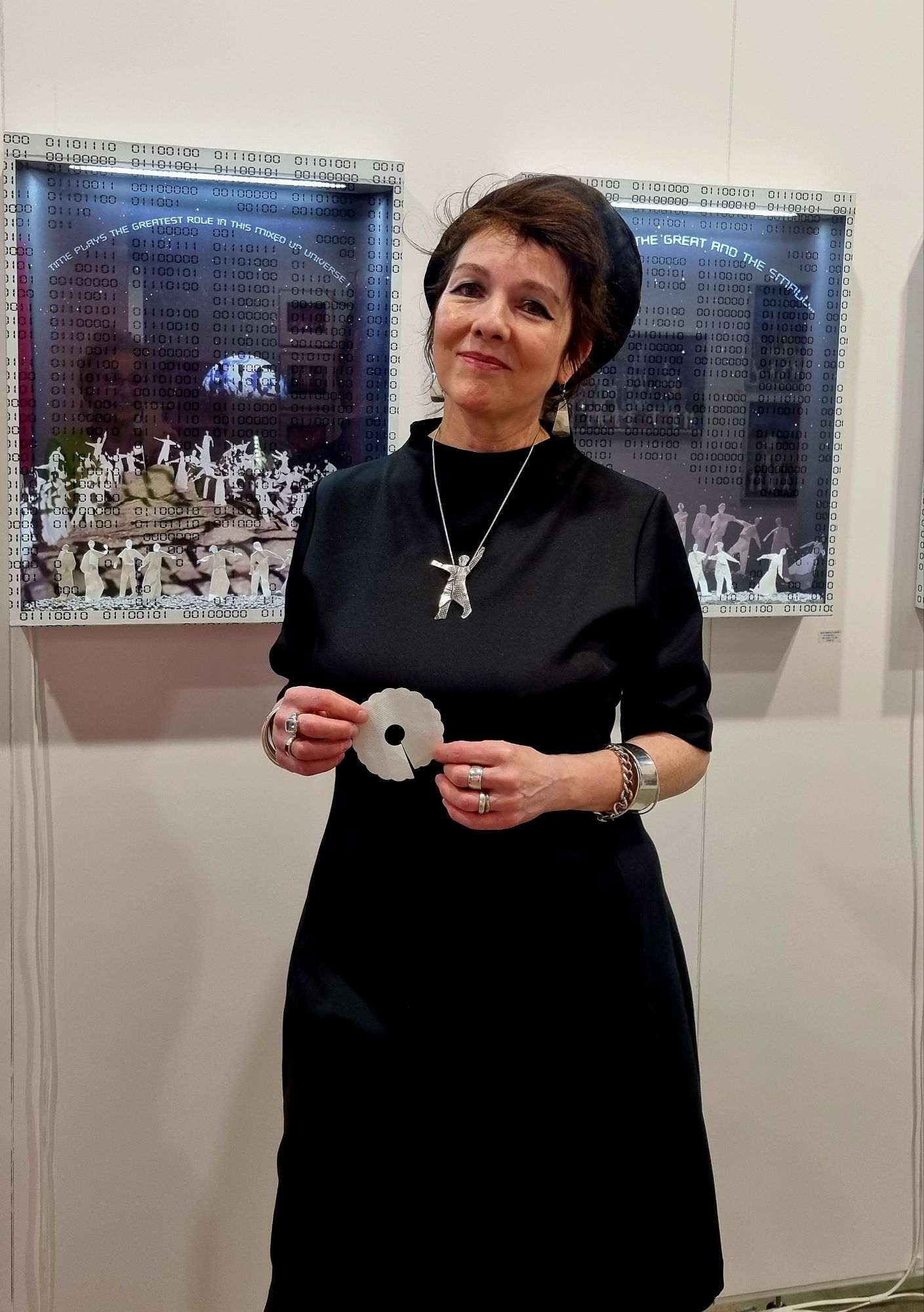 Nachlese (No 2) The Artist and her Work: DOLORES FLORES ...